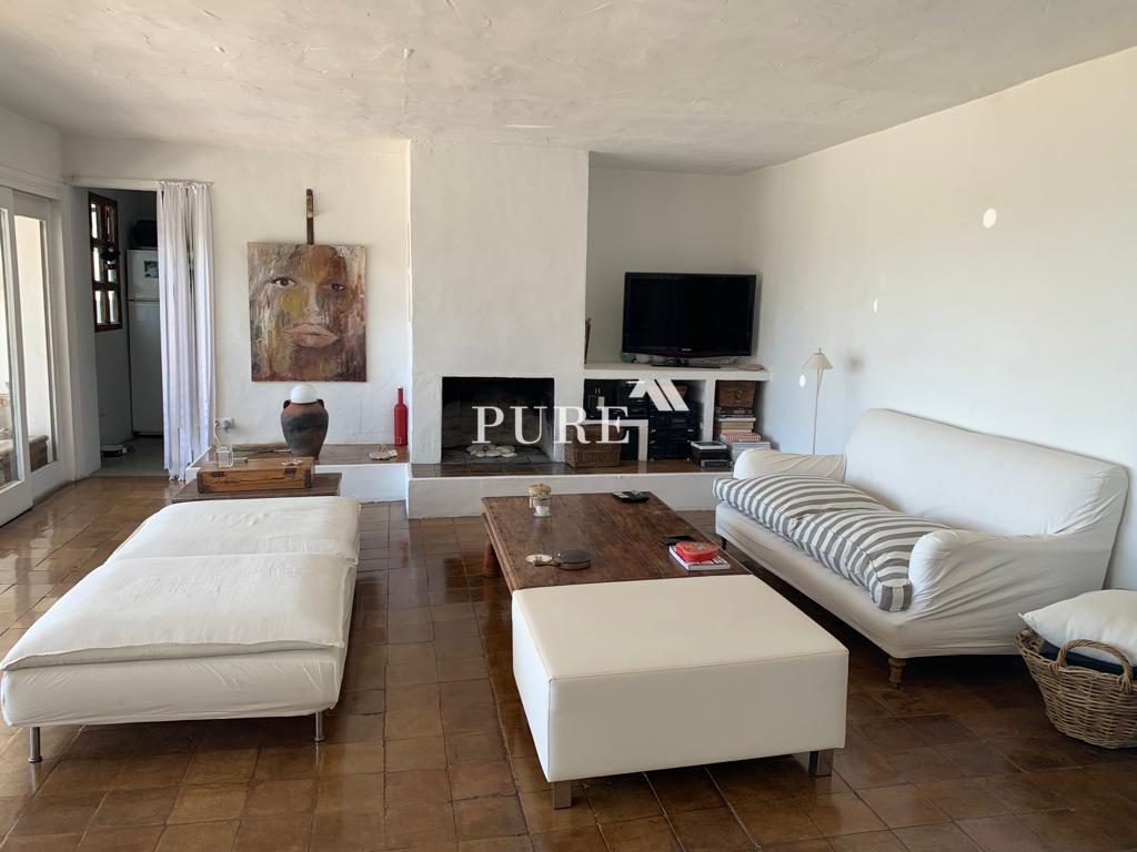 VILLA CON VISTAS PANORÁMICAS, PISCINA Y AMPLIO JARDÍN EN CAN FURNET