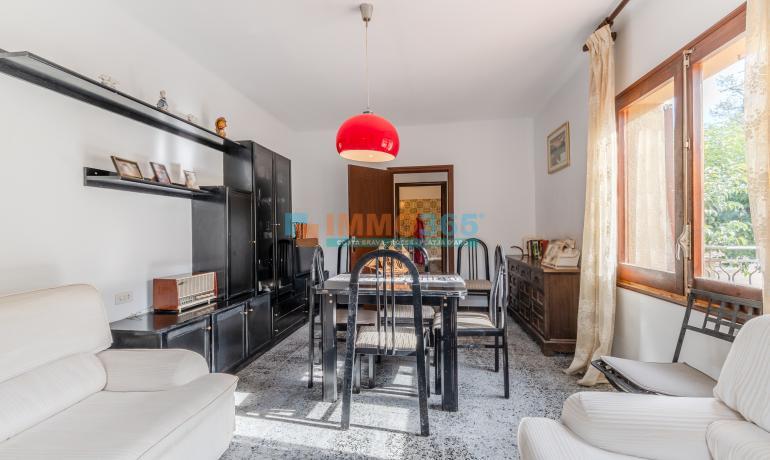 Casa amb encant al costat del riu a Sant Llorenç de la Muga – Ideal com ...